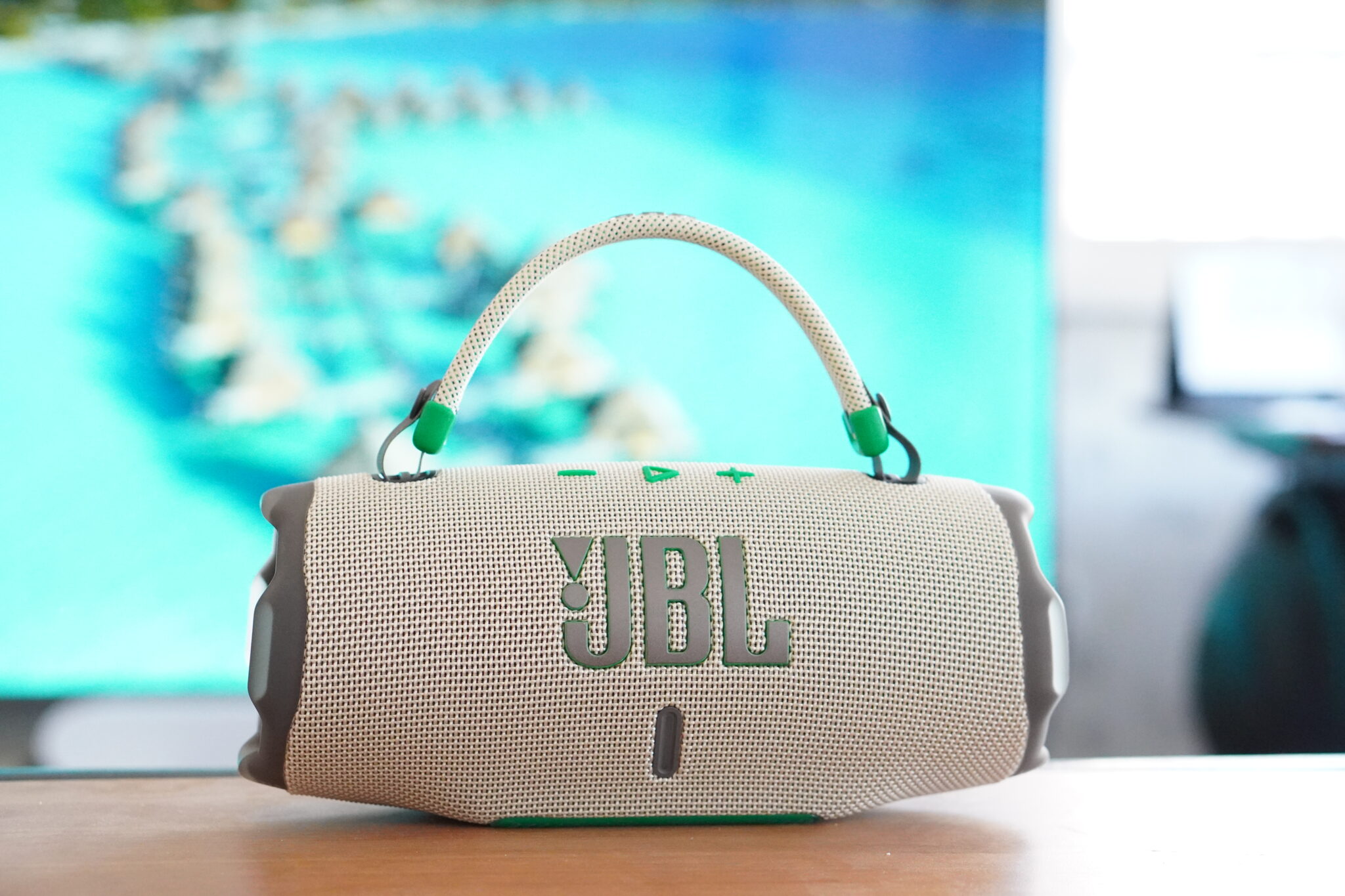 JBL CHARGE 6をレビュー｜約4年ぶりの新作のスピーカーの実力は？ - ボンビーのイヤホンブログ